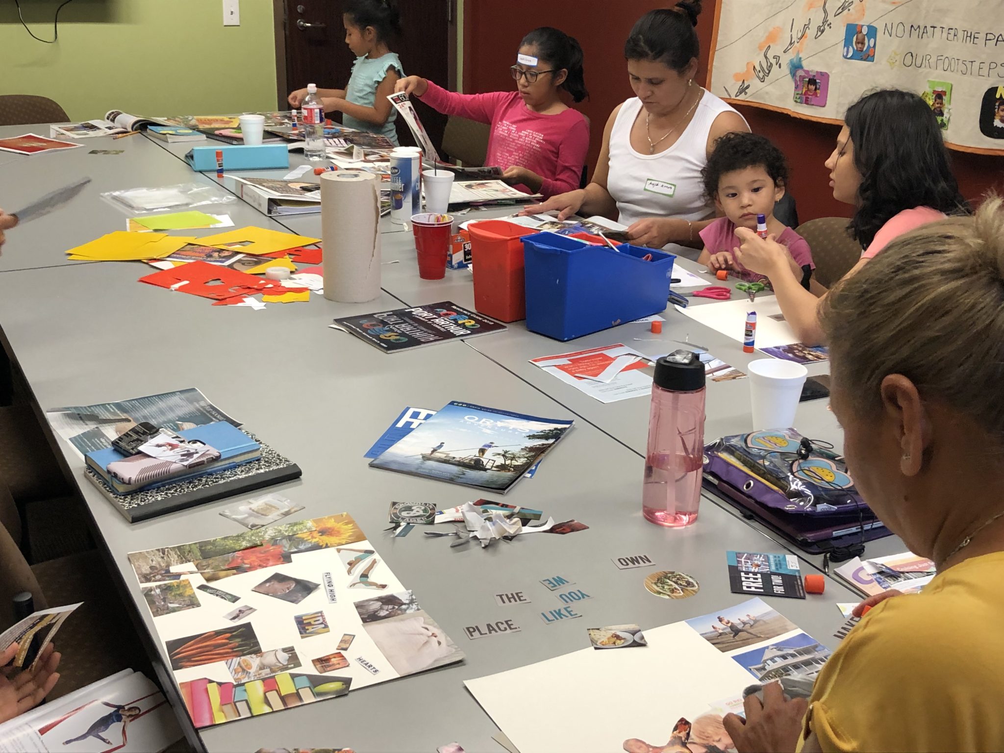 Taller de collage psicoexpresivo - Creomás, espacio de autoconocimiento